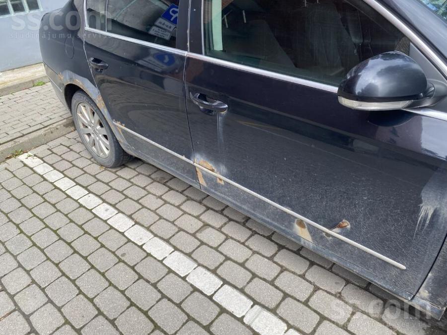 Melns Volkswagen Passat B6 2007 Rīga, ar dzinēja tilpumu 2.00 L un nobraukumu 420 tūkst. km par 700 €, foto 3 vietnē AUTOMOTO.COM.LV
