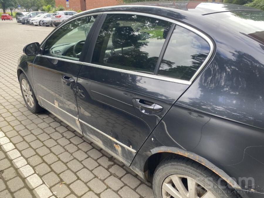 Melns Volkswagen Passat B6 2007 Rīga, ar dzinēja tilpumu 2.00 L un nobraukumu 420 tūkst. km par 700 €, foto 4 vietnē AUTOMOTO.COM.LV