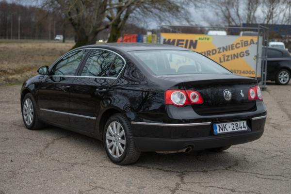 Black Volkswagen Passat B6 2009 in Riga, with an engine capacity of 1.40 L and mileage of 256 thousand km for 3300 €, photo 2 on AUTOMOTO.COM.LV