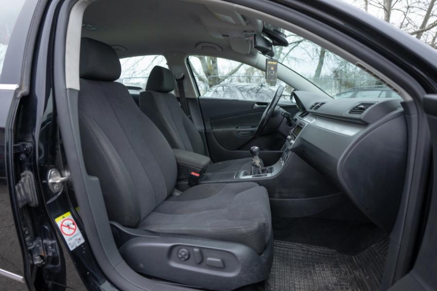 Melns Volkswagen Passat B6 2009 Rīga, ar dzinēja tilpumu 1.40 L un nobraukumu 256 tūkst. km par 3300 €, foto 14 vietnē AUTOMOTO.COM.LV