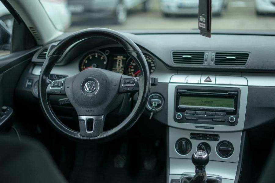 Melns Volkswagen Passat B6 2009 Rīga, ar dzinēja tilpumu 1.40 L un nobraukumu 256 tūkst. km par 3300 €, foto 15 vietnē AUTOMOTO.COM.LV