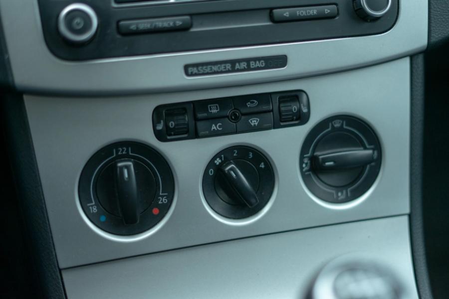 Melns Volkswagen Passat B6 2009 Rīga, ar dzinēja tilpumu 1.40 L un nobraukumu 256 tūkst. km par 3300 €, foto 17 vietnē AUTOMOTO.COM.LV