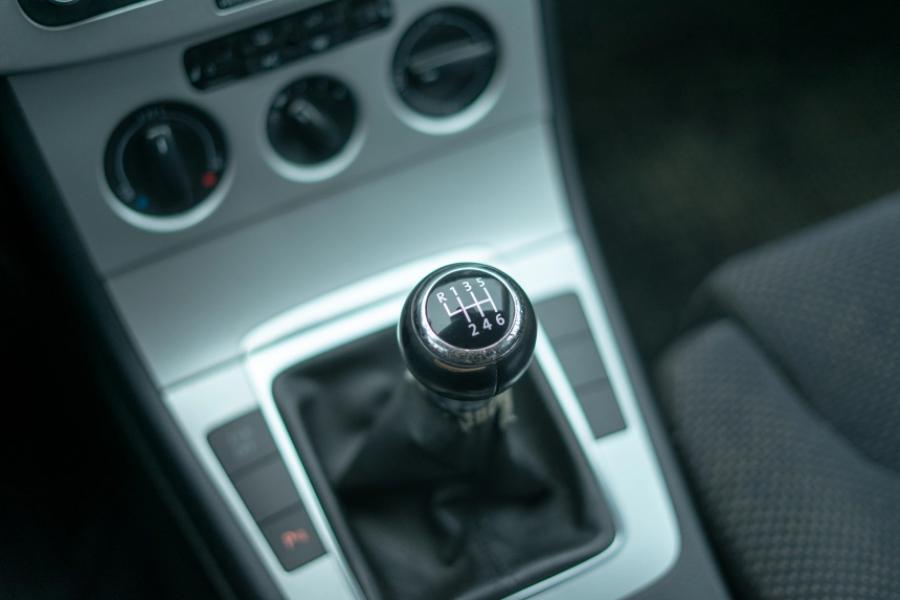 Melns Volkswagen Passat B6 2009 Rīga, ar dzinēja tilpumu 1.40 L un nobraukumu 256 tūkst. km par 3300 €, foto 18 vietnē AUTOMOTO.COM.LV