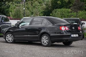 Black Volkswagen Passat B6 2009 in Riga, with an engine capacity of 1.80 L and mileage of 198 thousand km for 4590 €, photo 4 on AUTOMOTO.COM.LV