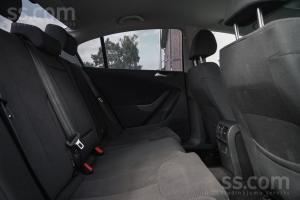Black Volkswagen Passat B6 2009 in Riga, with an engine capacity of 1.80 L and mileage of 198 thousand km for 4590 €, photo 15 on AUTOMOTO.COM.LV