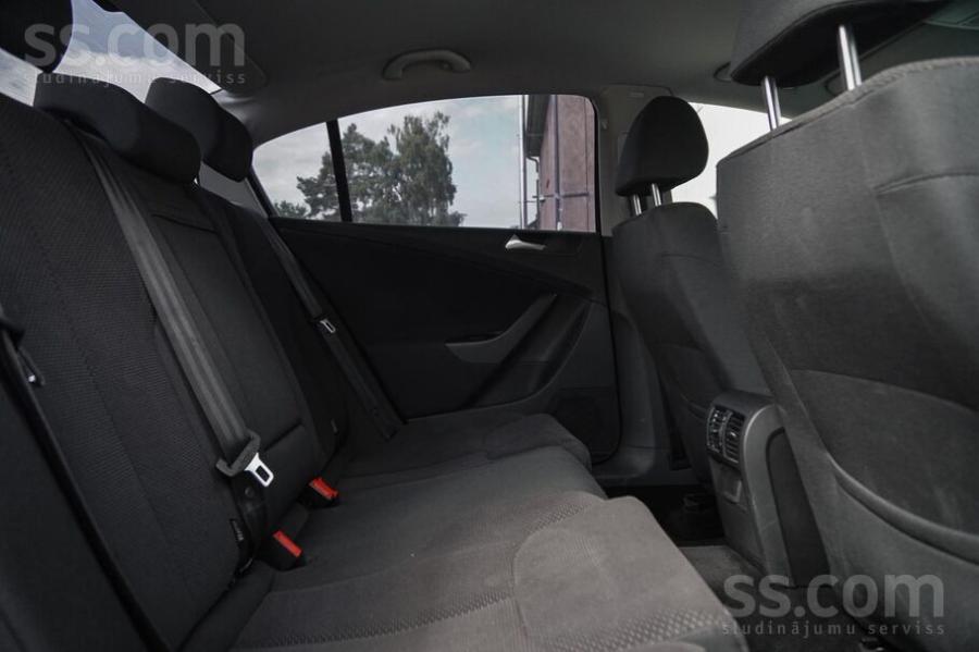 Black Volkswagen Passat B6 2009 in Riga, with an engine capacity of 1.80 L and mileage of 198 thousand km for 4590 €, photo 15 on AUTOMOTO.COM.LV