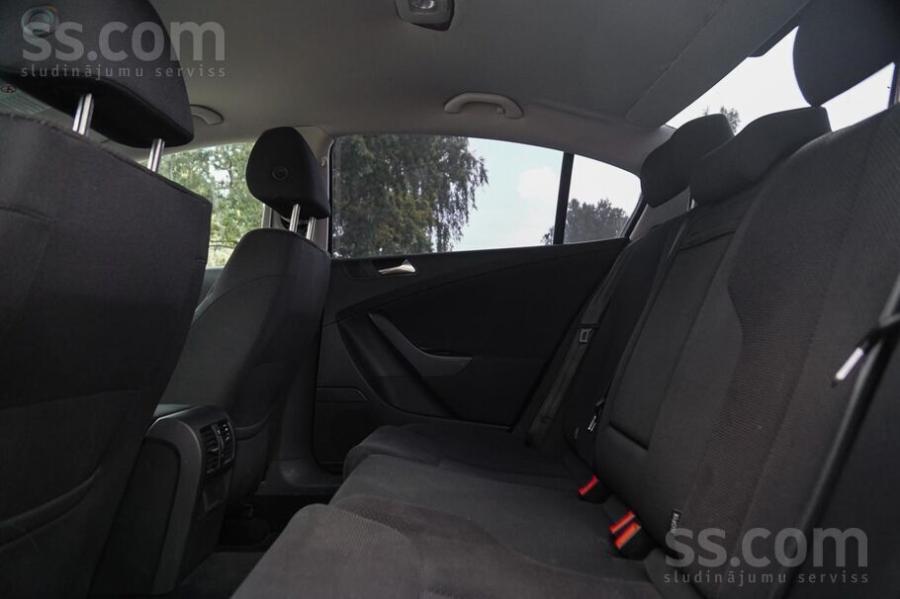 Black Volkswagen Passat B6 2009 in Riga, with an engine capacity of 1.80 L and mileage of 198 thousand km for 4590 €, photo 16 on AUTOMOTO.COM.LV
