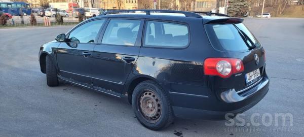Black Volkswagen Passat B6 2005 in Riga, with an engine capacity of 2.00 L and mileage of 370 thousand km for 1300 €, photo 4 on AUTOMOTO.COM.LV