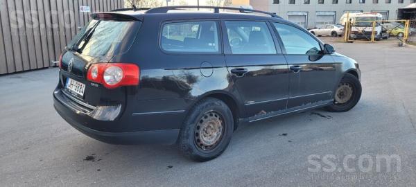 Black Volkswagen Passat B6 2005 in Riga, with an engine capacity of 2.00 L and mileage of 370 thousand km for 1300 €, photo 6 on AUTOMOTO.COM.LV
