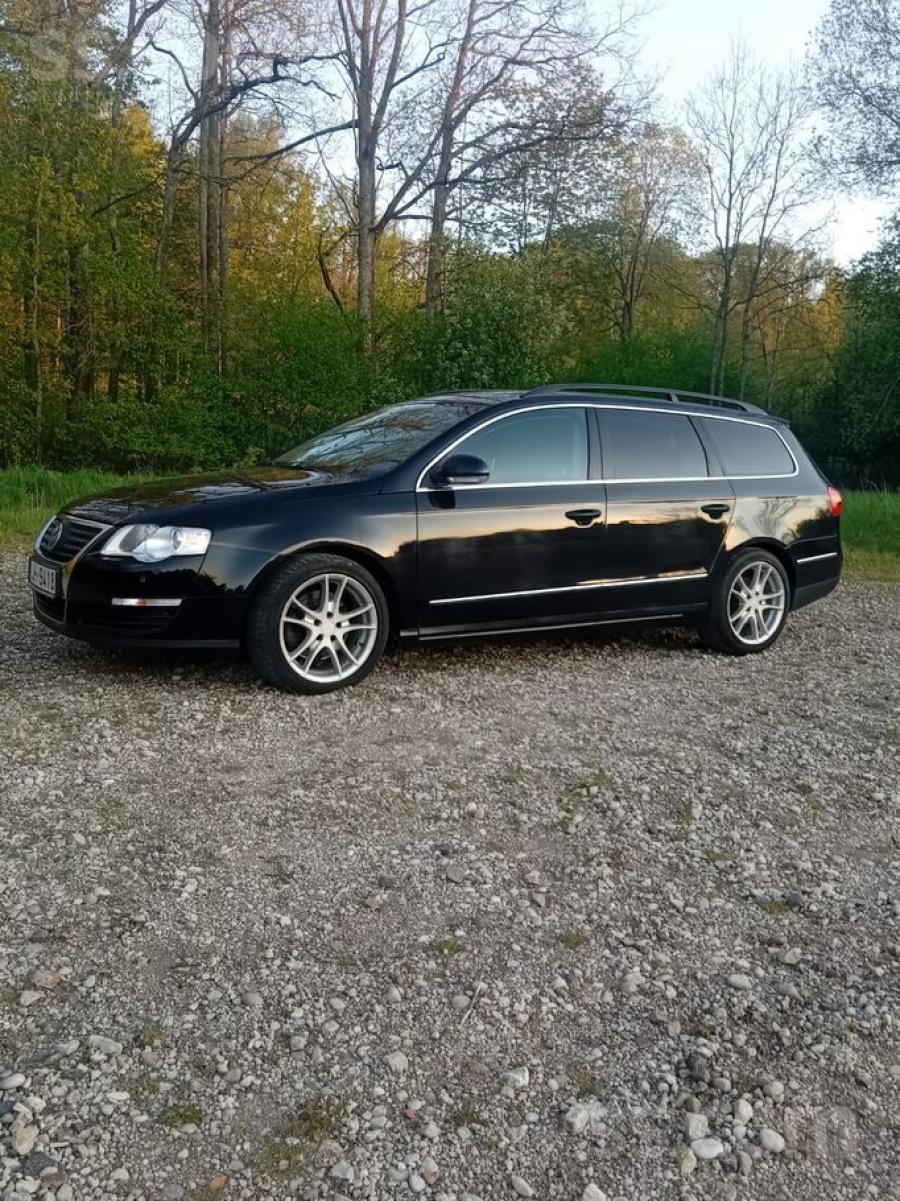 Black Volkswagen Passat B6 2005 in Tukums, with an engine capacity of 1.90 L and mileage of 277 thousand km for 1900 €, photo 3 on AUTOMOTO.COM.LV
