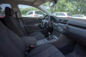 Melns Volkswagen Passat B6 2005 Liepāja, ar dzinēja tilpumu 2.00 L un nobraukumu 118 tūkst. km par 3150 €, foto 13 vietnē AUTOMOTO.COM.LV