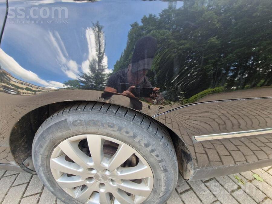Melns Volkswagen Passat B6 2005 Liepāja, ar dzinēja tilpumu 2.00 L un nobraukumu 360 tūkst. km par 1150 €, foto 6 vietnē AUTOMOTO.COM.LV