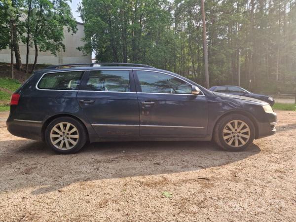 Black Volkswagen Passat B6 2006 in Ogre, with an engine capacity of 2.00 L and mileage of 481 thousand km for 12344667 €, photo 3 on AUTOMOTO.COM.LV