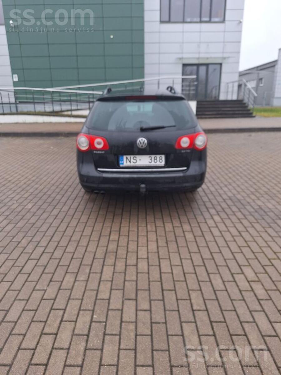 Black Volkswagen Passat B6 2006 in Tukums, with an engine capacity of 2.00 L and mileage of 338 thousand km for 1200 €, photo 2 on AUTOMOTO.COM.LV
