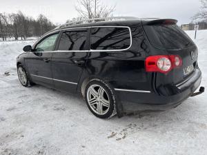 Melns Volkswagen Passat B6 2006 Alūksne, ar dzinēja tilpumu 2.00 L un nobraukumu 428 tūkst. km par 1500 €, foto  vietnē AUTOMOTO.COM.LV