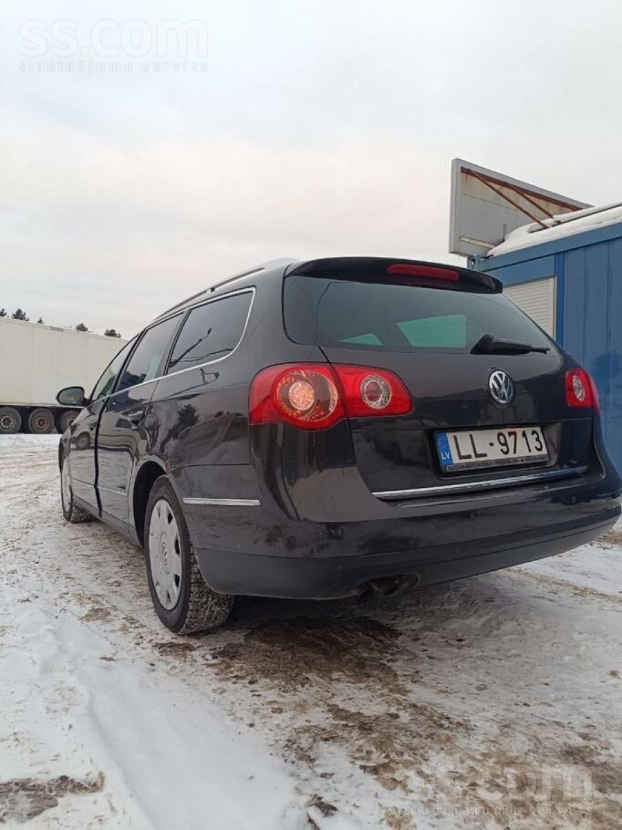 Black Volkswagen Passat B6 2006 in Riga, with an engine capacity of 1.90 L and mileage of 272 thousand km for 2700 €, photo 1 on AUTOMOTO.COM.LV