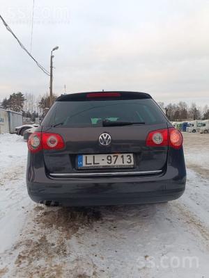 Black Volkswagen Passat B6 2006 in Riga, with an engine capacity of 1.90 L and mileage of 272 thousand km for 2700 €, photo 2 on AUTOMOTO.COM.LV