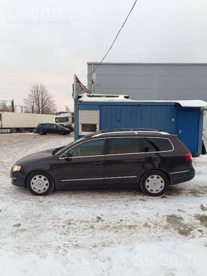 Black Volkswagen Passat B6 2006 in Riga, with an engine capacity of 1.90 L and mileage of 272 thousand km for 2700 €, photo 3 on AUTOMOTO.COM.LV