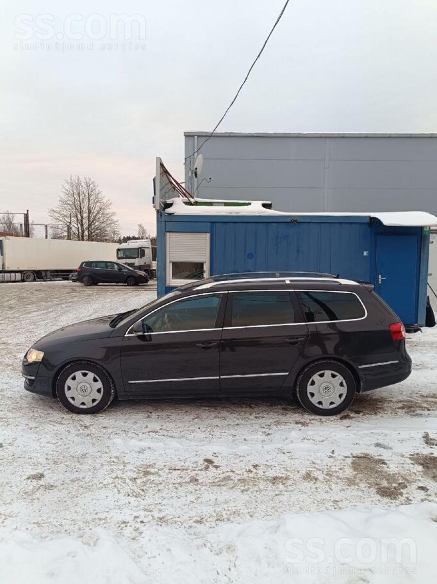 Black Volkswagen Passat B6 2006 in Riga, with an engine capacity of 1.90 L and mileage of 272 thousand km for 2700 €, photo 3 on AUTOMOTO.COM.LV