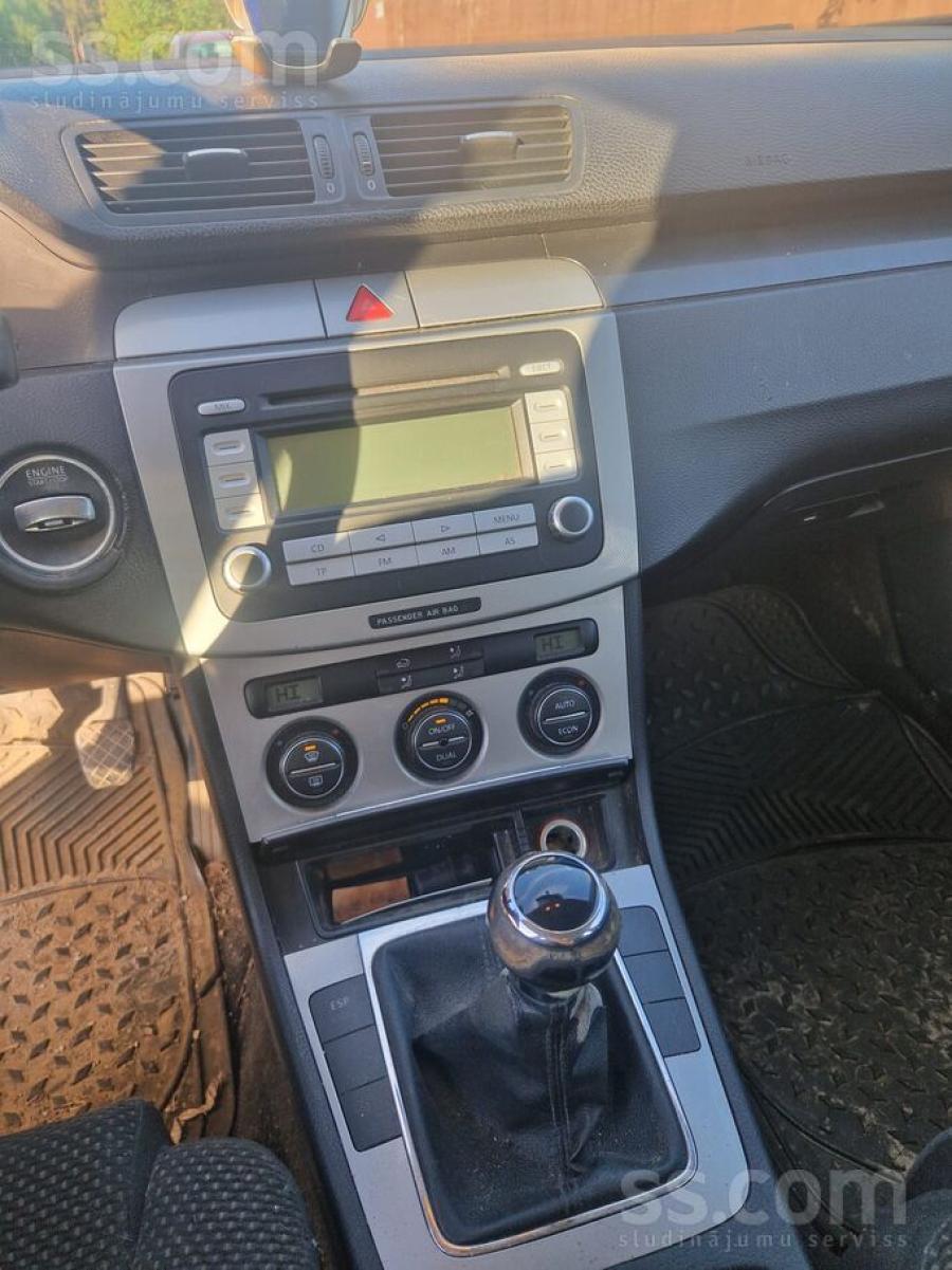 Melns Volkswagen Passat B6 2006 Jelgava, ar dzinēja tilpumu 1.90 L un nobraukumu 0 tūkst. km par 1000 €, foto 4 vietnē AUTOMOTO.COM.LV