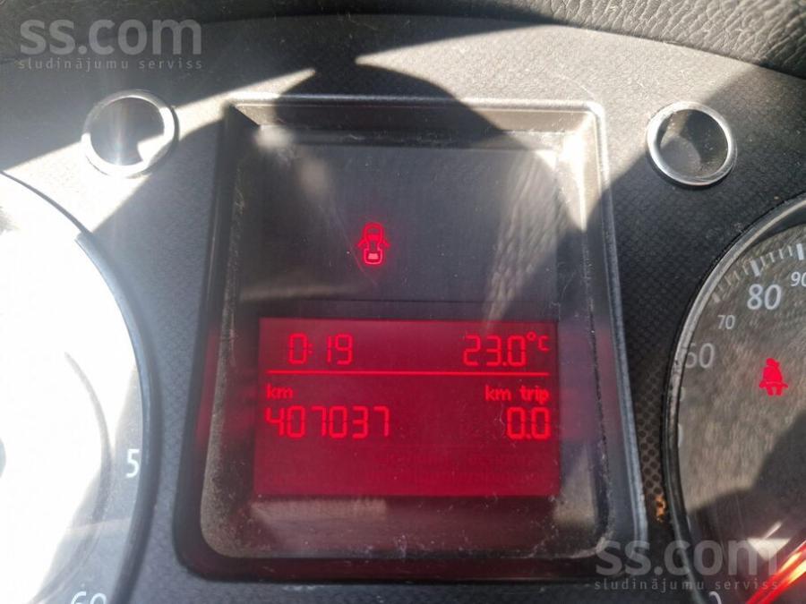 Melns Volkswagen Passat B6 2006 Jelgava, ar dzinēja tilpumu 1.90 L un nobraukumu 0 tūkst. km par 1000 €, foto 9 vietnē AUTOMOTO.COM.LV