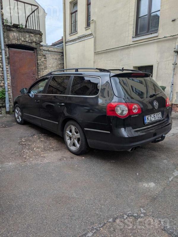 Black Volkswagen Passat B6 2006 in Riga, with an engine capacity of 2.00 L and mileage of 276 thousand km for 1700 €, photo 3 on AUTOMOTO.COM.LV