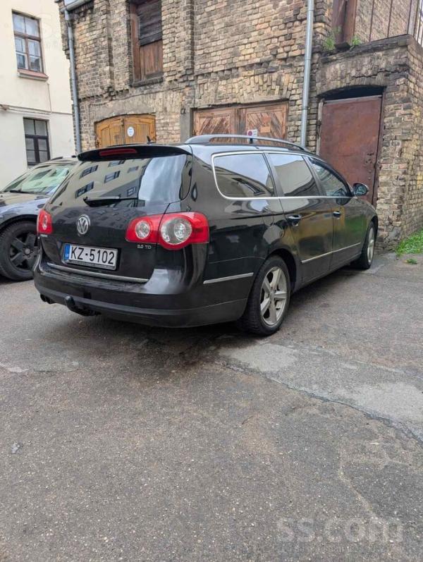 Black Volkswagen Passat B6 2006 in Riga, with an engine capacity of 2.00 L and mileage of 276 thousand km for 1700 €, photo 4 on AUTOMOTO.COM.LV