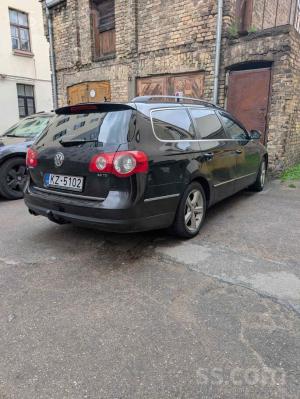 Melns Volkswagen Passat B6 2006 Rīga, ar dzinēja tilpumu 2.00 L un nobraukumu 276 tūkst. km par 1700 €, foto 5 vietnē AUTOMOTO.COM.LV