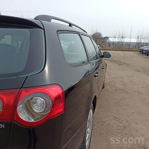Black Volkswagen Passat B6 2006 in Daugavpils, with an engine capacity of 2.00 L and mileage of 0 thousand km for 2570 €, photo 8 on AUTOMOTO.COM.LV