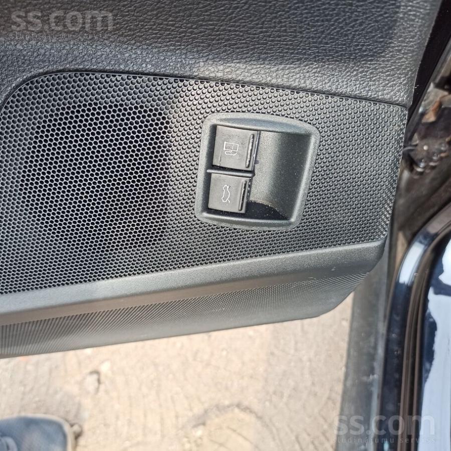 Melns Volkswagen Passat B6 2006 Daugavpils, ar dzinēja tilpumu 2.00 L un nobraukumu 0 tūkst. km par 2200 €, foto 26 vietnē AUTOMOTO.COM.LV
