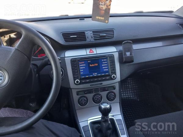 Melns Volkswagen Passat B6 2006 Kuldīga, ar dzinēja tilpumu 2.00 L un nobraukumu 271 tūkst. km par 1000 €, foto 4 vietnē AUTOMOTO.COM.LV