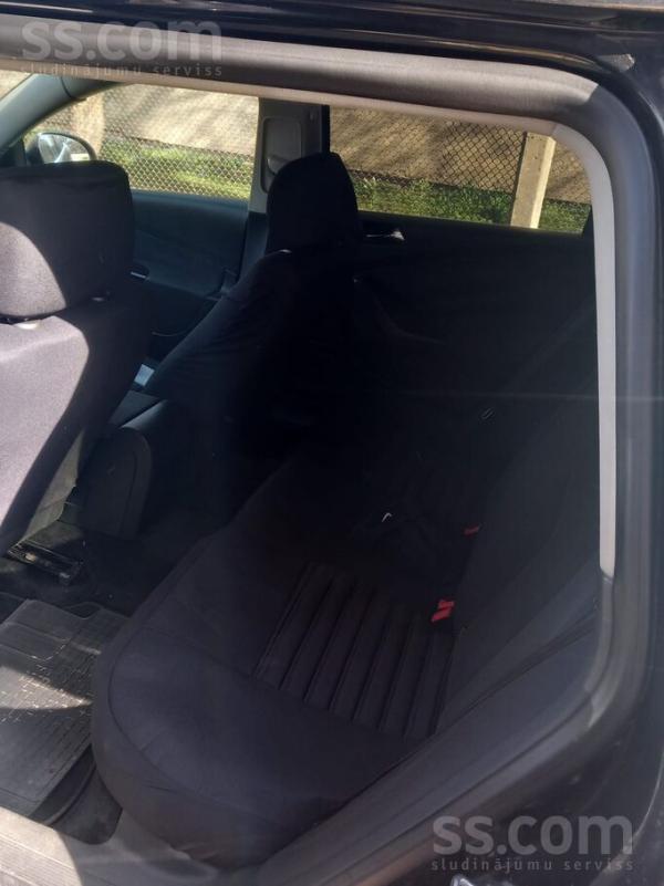 Melns Volkswagen Passat B6 2006 Kuldīga, ar dzinēja tilpumu 2.00 L un nobraukumu 271 tūkst. km par 1000 €, foto 10 vietnē AUTOMOTO.COM.LV