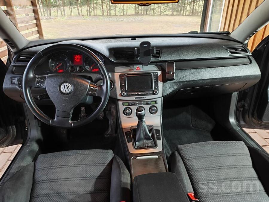 Black Volkswagen Passat B6 2006 in Riga, with an engine capacity of 2.00 L and mileage of 354 thousand km for 2700 €, photo 6 on AUTOMOTO.COM.LV