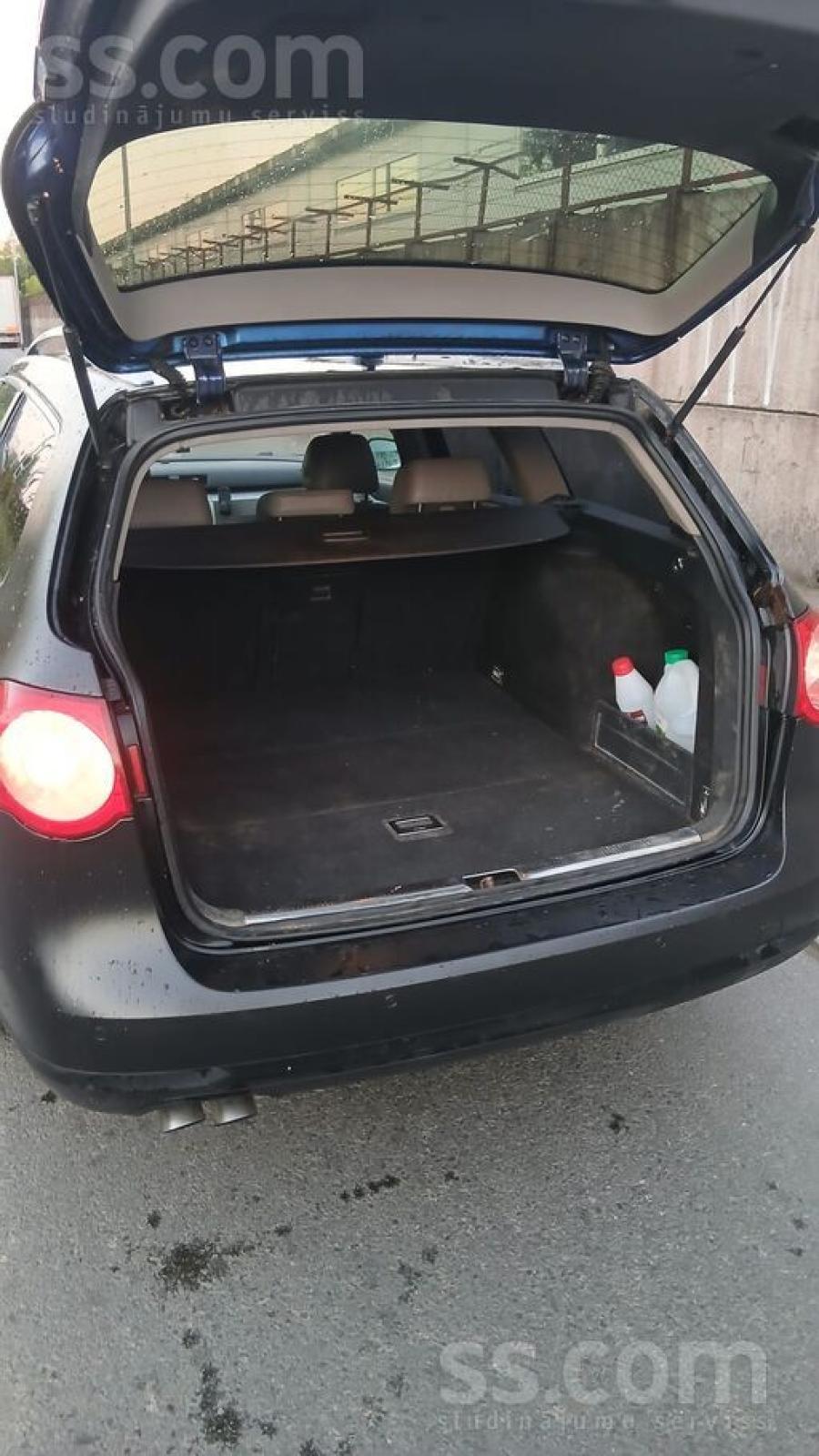 Black Volkswagen Passat B6 2006 in Riga, with an engine capacity of 2.00 L and mileage of 475 thousand km for 1000 €, photo 6 on AUTOMOTO.COM.LV