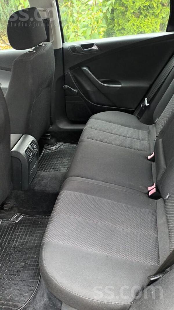 Black Volkswagen Passat B6 2006 in Daugavpils, with an engine capacity of 2.00 L and mileage of 268 thousand km for 2150 €, photo 10 on AUTOMOTO.COM.LV