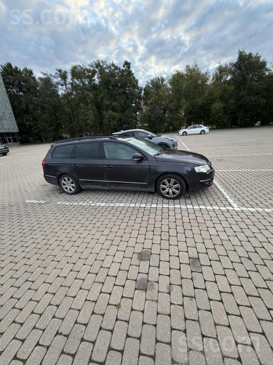 Black Volkswagen Passat B6 2006 in Riga, with an engine capacity of 2.00 L and mileage of 216 thousand km for 500 €, photo 3 on AUTOMOTO.COM.LV