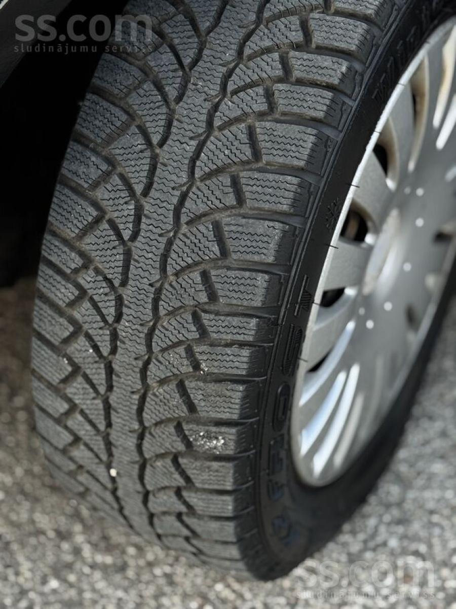 Melns Volkswagen Passat B6 2006 Rīga, ar dzinēja tilpumu 1.90 L un nobraukumu 275 tūkst. km par 1200 €, foto 20 vietnē AUTOMOTO.COM.LV
