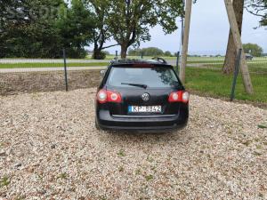 Black Volkswagen Passat B6 2006 in Cesis, with an engine capacity of 1.90 L and mileage of 368 thousand km for 1500 €, photo 4 on AUTOMOTO.COM.LV