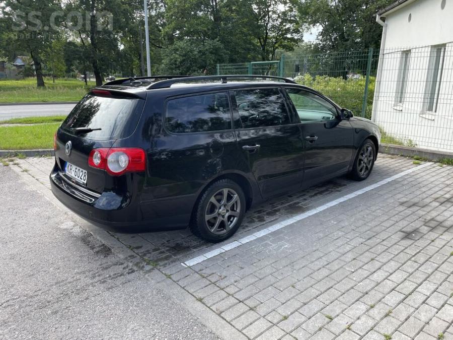 Black Volkswagen Passat B6 2007 in Riga, with an engine capacity of 2.00 L and mileage of 361 thousand km for 800 €, photo 11 on AUTOMOTO.COM.LV