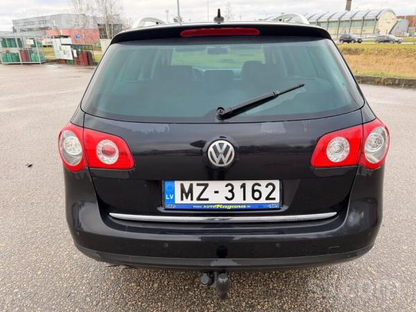 Black Volkswagen Passat B6 2007 in Valmiera, with an engine capacity of 2.00 L and mileage of 303 thousand km for 2700 €, photo 4 on AUTOMOTO.COM.LV