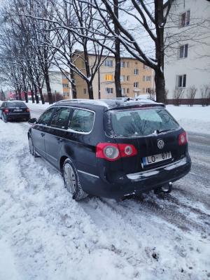 Черный Фольксваген Пассат Б6 2007 в Елгава, объемом двигателя 2.00 л и пробегом 408 тыс. км за 1950 €, фото 2 на AUTOMOTO.COM.LV