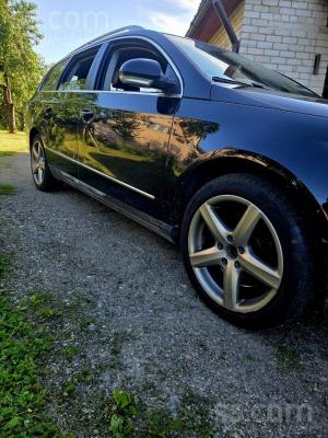 Black Volkswagen Passat B6 2007 in Aizkraukle, with an engine capacity of 2.00 L and mileage of 402 thousand km for 2999 €, photo 4 on AUTOMOTO.COM.LV