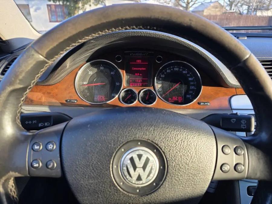 Melns Volkswagen Passat B6 2007 Ventspils, ar dzinēja tilpumu 2.00 L un nobraukumu 362 tūkst. km par 1500 €, foto 10 vietnē AUTOMOTO.COM.LV