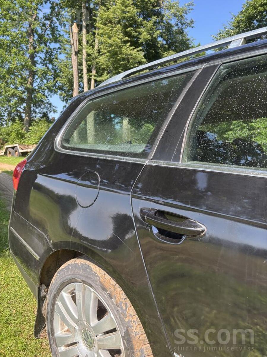 Melns Volkswagen Passat B6 2007 Rīga, ar dzinēja tilpumu 1.90 L un nobraukumu 380 tūkst. km par 1750 €, foto 4 vietnē AUTOMOTO.COM.LV