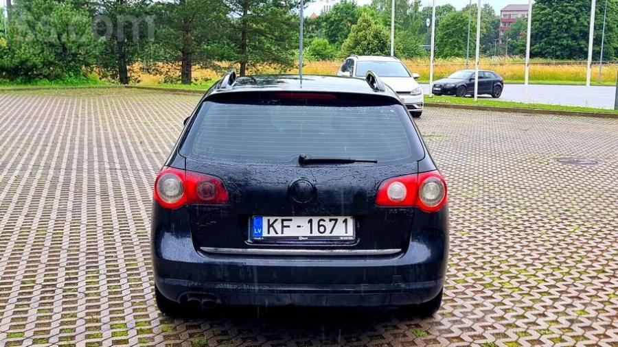 Black Volkswagen Passat B6 2007 in Cesis, with an engine capacity of 2.00 L and mileage of 349 thousand km for 1300 €, photo 7 on AUTOMOTO.COM.LV