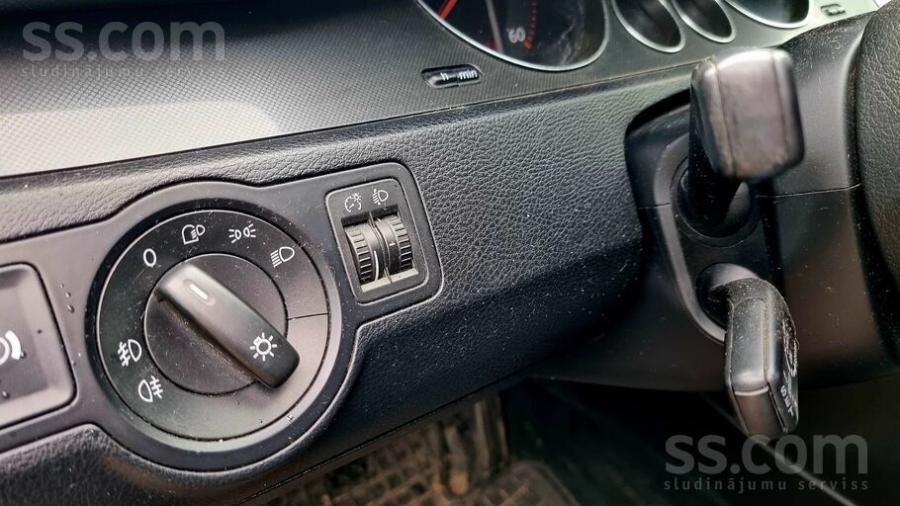 Black Volkswagen Passat B6 2007 in Cesis, with an engine capacity of 2.00 L and mileage of 349 thousand km for 1300 €, photo 12 on AUTOMOTO.COM.LV