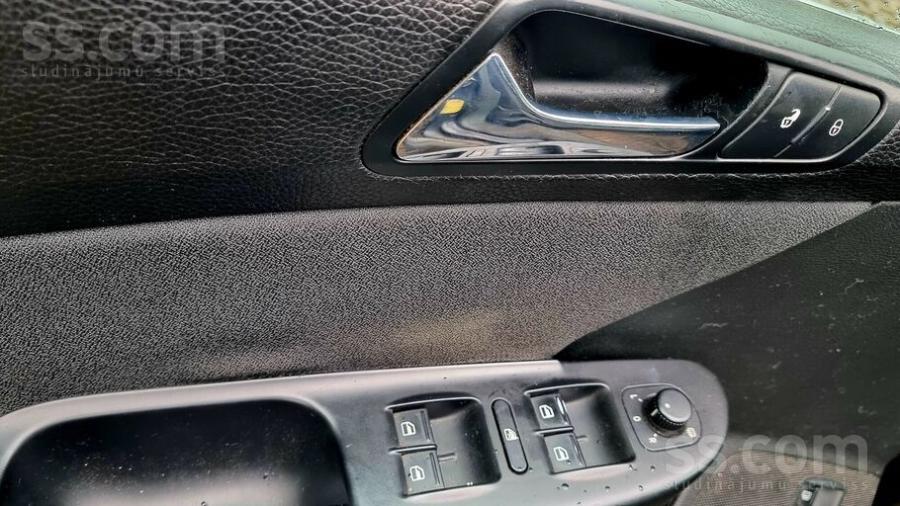 Black Volkswagen Passat B6 2007 in Cesis, with an engine capacity of 2.00 L and mileage of 349 thousand km for 1300 €, photo 13 on AUTOMOTO.COM.LV