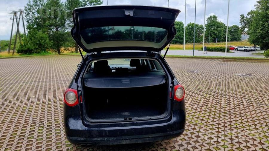 Black Volkswagen Passat B6 2007 in Cesis, with an engine capacity of 2.00 L and mileage of 349 thousand km for 1300 €, photo 16 on AUTOMOTO.COM.LV