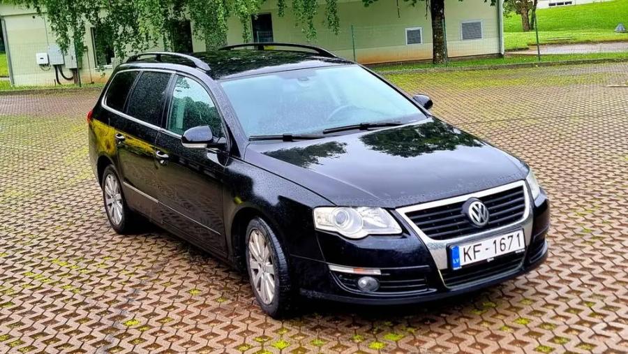 Черный Фольксваген Пассат Б6 2007 в Цесис, объемом двигателя 2.00 л и пробегом 349 тыс. км за 1300 €, фото 4 на AUTOMOTO.COM.LV