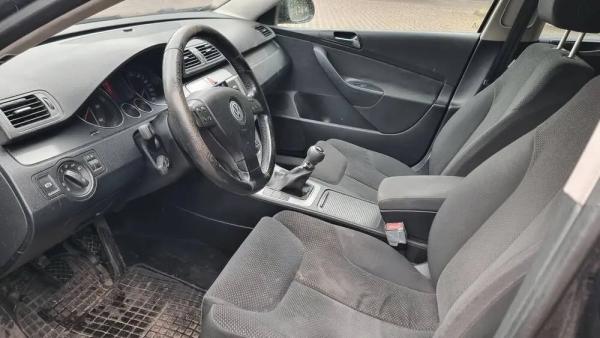 Melns Volkswagen Passat B6 2007 Cēsis, ar dzinēja tilpumu 2.00 L un nobraukumu 349 tūkst. km par 1300 €, foto 10 vietnē AUTOMOTO.COM.LV